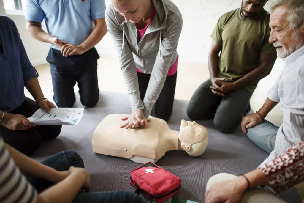 Topic - Introduction - CPR and AED Use | CPR, AED & First Aid Course ...